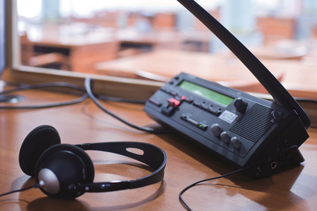 Interpreting Services by Professional Interpreters | Optilingua